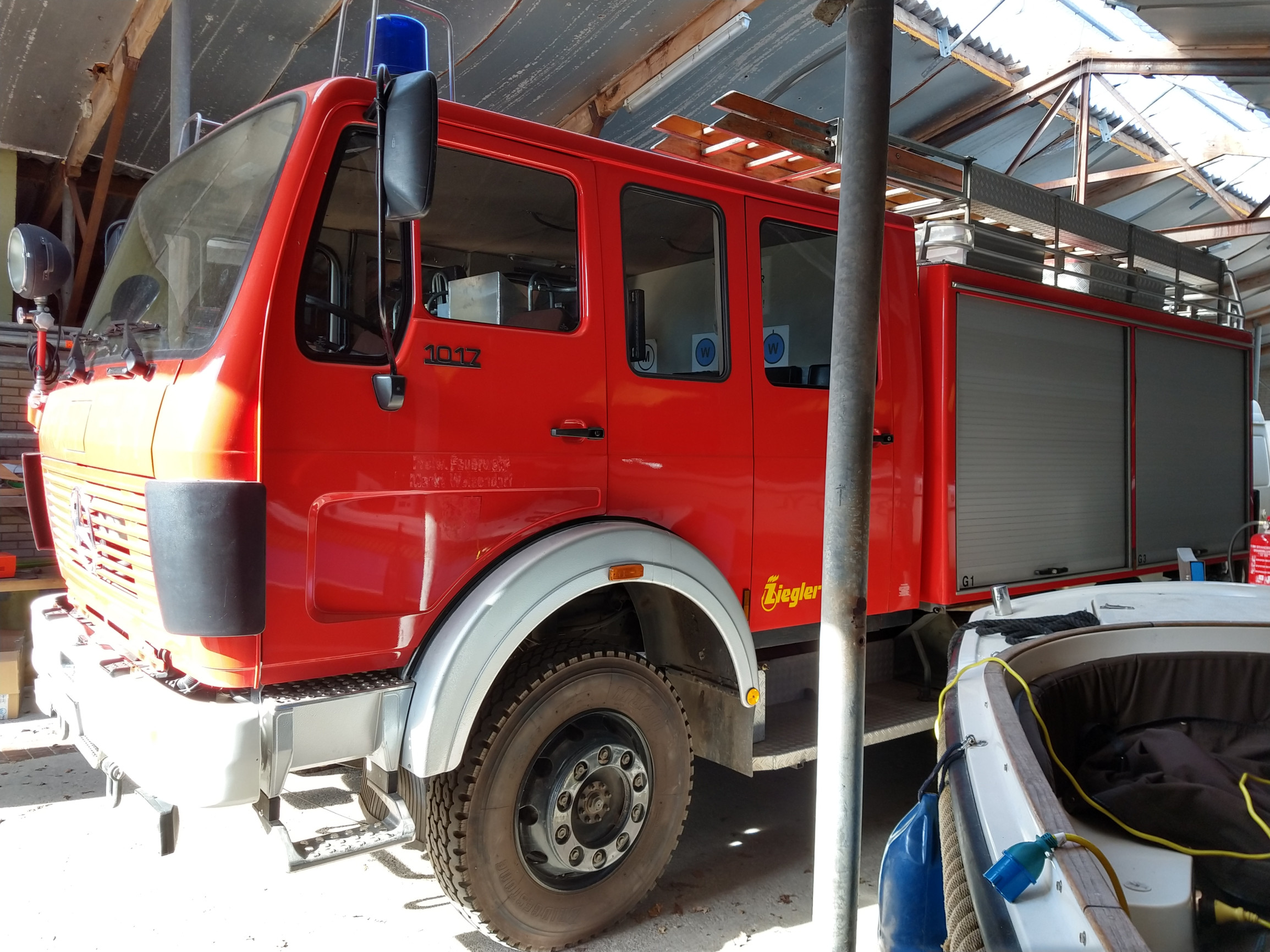 Mercedes 1017 | Doncamp